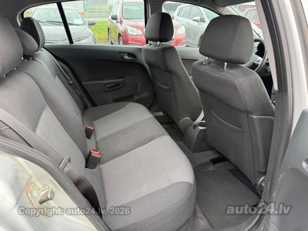 Grey Opel Astra 2010 in Tallinn, with an engine capacity of 1.40 L and mileage of 66 thousand km for 3990 €, photo 11 on AUTOMOTO.COM.LV