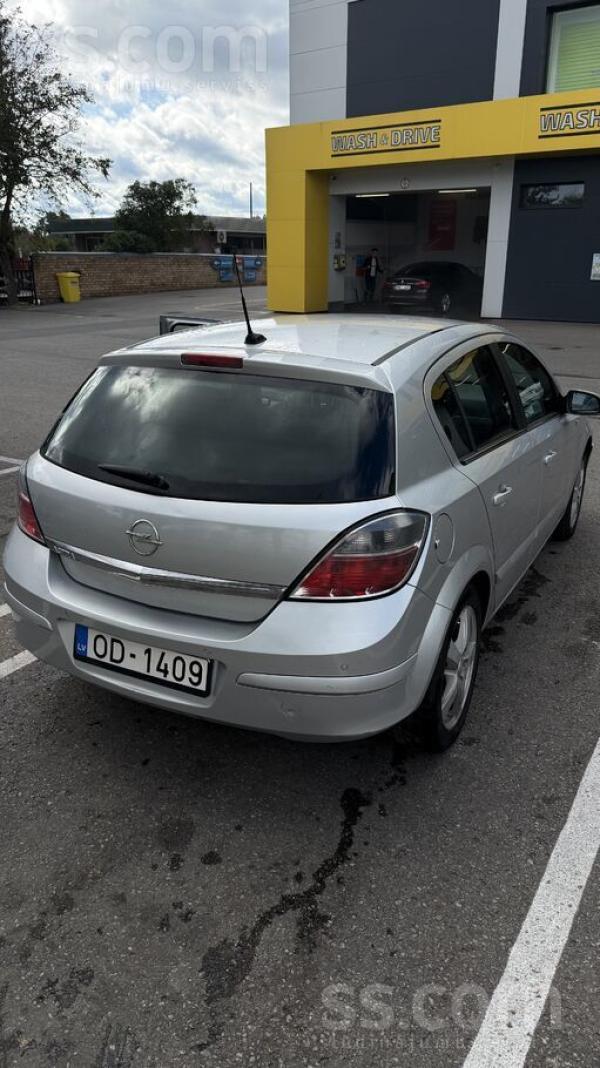 Opel Astra 2010 RÄ«ga vietnÄ PelÄks Opel Astra 2010 RÄ«ga, ar dzinÄja tilpumu 1.80 L un nobraukumu 153 tÅ«kst. km par 1500 ā¬, foto 4 vietnÄ AUTOMOTO.COM.LV