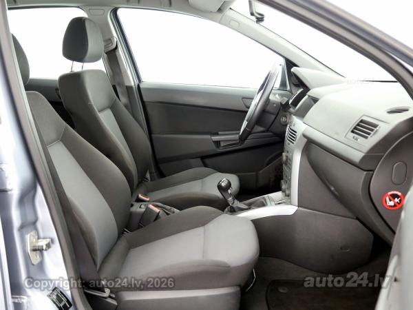 Pelēks Opel Astra 2010 Tallina, ar dzinēja tilpumu 1.40 L un nobraukumu 166 tūkst. km par 1499 €, foto 7 vietnē AUTOMOTO.COM.LV
