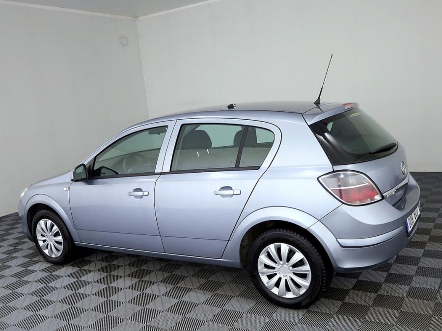 Pelēks Opel Astra 2010 Tallina, ar dzinēja tilpumu 1.40 L un nobraukumu 166 tūkst. km par 1499 €, foto 12 vietnē AUTOMOTO.COM.LV