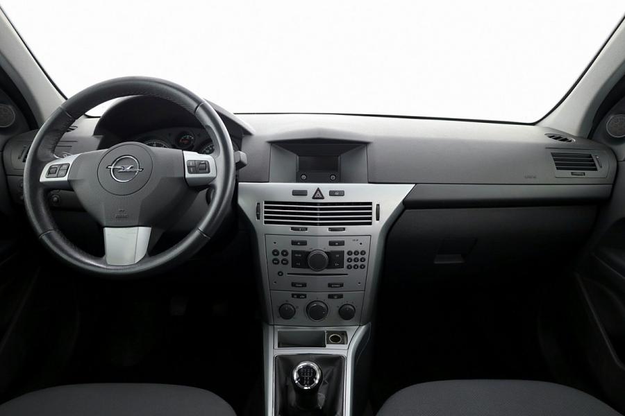 Pelēks Opel Astra 2010 Tallina, ar dzinēja tilpumu 1.40 L un nobraukumu 166 tūkst. km par 1499 €, foto 13 vietnē AUTOMOTO.COM.LV