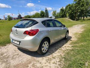 Grey Opel Astra 2010 in Vilnius, with an engine capacity of 1.36 L and mileage of 284 thousand km for 1400 €, photo 5 on AUTOMOTO.COM.LV