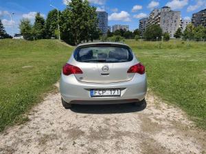 Grey Opel Astra 2010 in Vilnius, with an engine capacity of 1.36 L and mileage of 284 thousand km for 1400 €, photo 7 on AUTOMOTO.COM.LV
