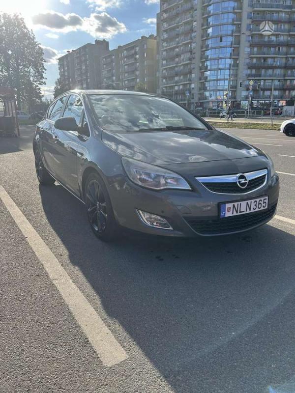 Pelēks Opel Astra 2010 Viļņa, ar dzinēja tilpumu 2.00 L un nobraukumu 3 tūkst. km par 3000 €, foto 4 vietnē AUTOMOTO.COM.LV