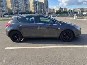 Grey Opel Astra 2010 in Vilnius, with an engine capacity of 2.00 L and mileage of 3 thousand km for 3000 €, photo 5 on AUTOMOTO.COM.LV