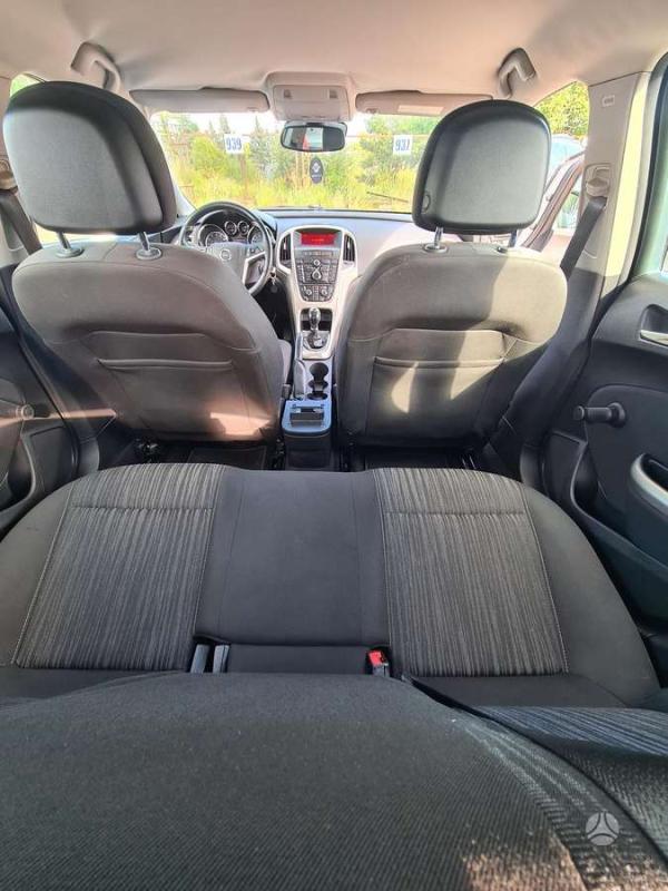 Pelēks Opel Astra 2010 Alīta, ar dzinēja tilpumu 1.60 L un nobraukumu 216 tūkst. km par 2500 €, foto 6 vietnē AUTOMOTO.COM.LV