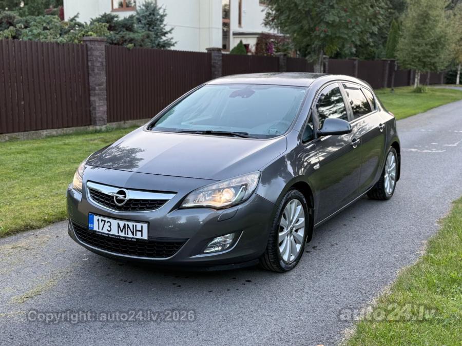 Pelēks Opel Astra 2010 Tallina, ar dzinēja tilpumu 1.60 L un nobraukumu 193 tūkst. km par 3399 €, foto 1 vietnē AUTOMOTO.COM.LV