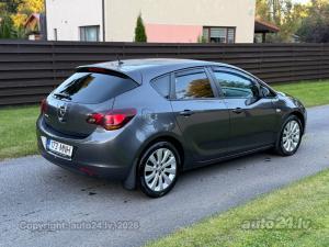 Pelēks Opel Astra 2010 Tallina, ar dzinēja tilpumu 1.60 L un nobraukumu 193 tūkst. km par 3399 €, foto 4 vietnē AUTOMOTO.COM.LV