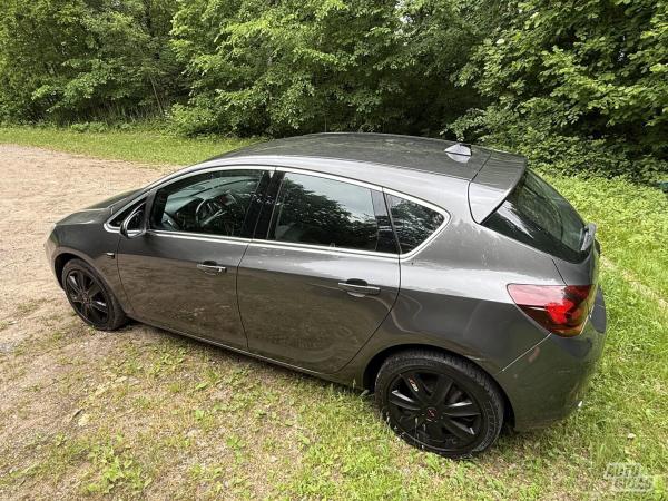 Opel Astra 2010 Vilkaviškis vietnē Pelēks Opel Astra 2010 Vilkaviškis, ar dzinēja tilpumu 1.40 L un nobraukumu 192 tūkst. km par 2700 €, foto 5 vietnē AUTOMOTO.COM.LV