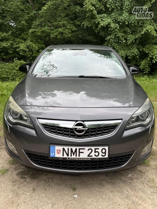 Opel Astra 2010 Vilkaviškis vietnē Pelēks Opel Astra 2010 Vilkaviškis, ar dzinēja tilpumu 1.40 L un nobraukumu 192 tūkst. km par 2700 €, foto 8 vietnē AUTOMOTO.COM.LV