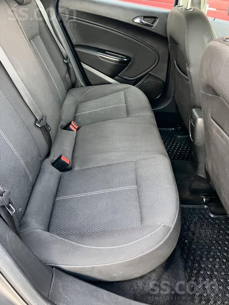 Pelēks Opel Astra 2010 Talsi, ar dzinēja tilpumu 2.00 L un nobraukumu 255 tūkst. km par 4999 €, foto 18 vietnē AUTOMOTO.COM.LV