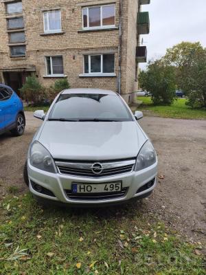 Grey Opel Astra 2010 in Riga, with an engine capacity of 1.40 L and mileage of 276 thousand km for 1000 €, photo  on AUTOMOTO.COM.LV