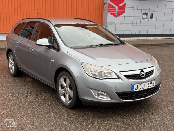 Grey Opel Astra 2011 in Vilnius, with an engine capacity of 1.70 L and mileage of 0 thousand km for 2700 €, photo 1 on AUTOMOTO.COM.LV