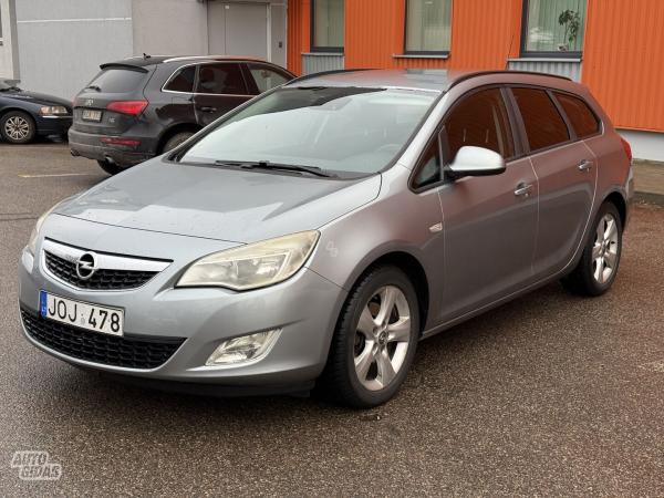 Grey Opel Astra 2011 in Vilnius, with an engine capacity of 1.70 L and mileage of 0 thousand km for 2700 €, photo 2 on AUTOMOTO.COM.LV
