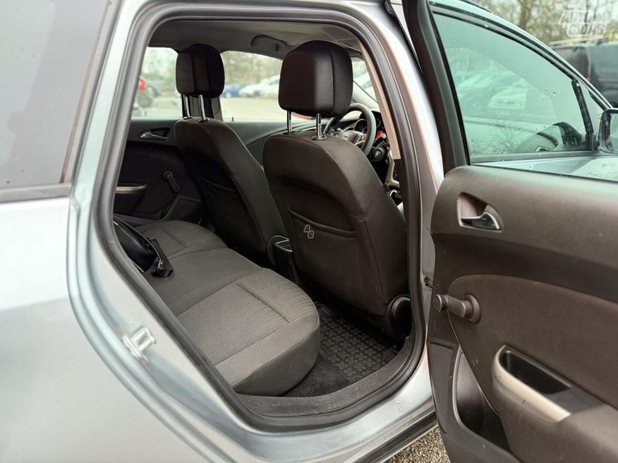 Grey Opel Astra 2011 in Vilnius, with an engine capacity of 1.70 L and mileage of 0 thousand km for 2700 €, photo 11 on AUTOMOTO.COM.LV