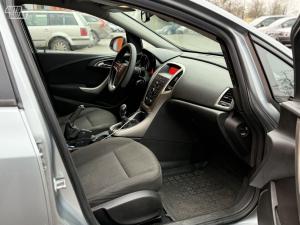 Grey Opel Astra 2011 in Vilnius, with an engine capacity of 1.70 L and mileage of 0 thousand km for 2700 €, photo 12 on AUTOMOTO.COM.LV