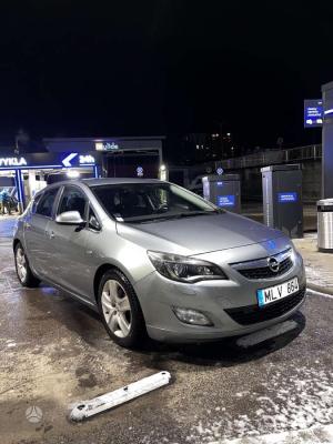 Grey Opel Astra 2011 in Vilnius, with an engine capacity of 1.96 L and mileage of 221 thousand km for 4500 €, photo  on AUTOMOTO.COM.LV