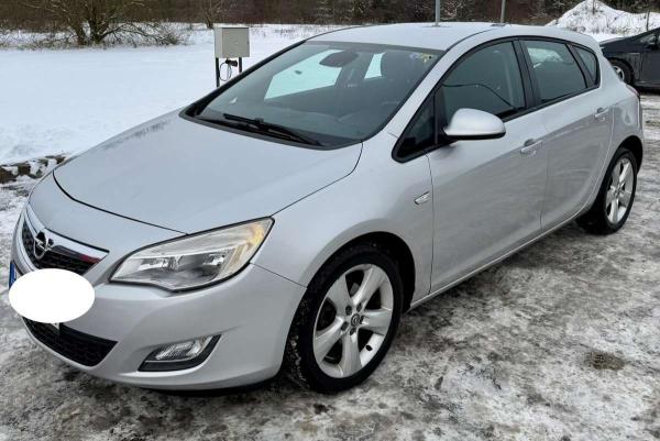 Pelēks Opel Astra 2011 Mažeikiai, ar dzinēja tilpumu 1.25 L un nobraukumu 216 tūkst. km par 3300 €, foto 5 vietnē AUTOMOTO.COM.LV