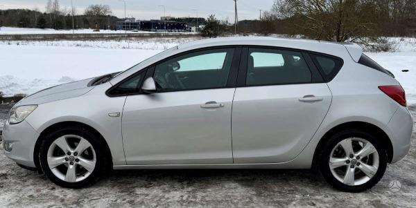 Pelēks Opel Astra 2011 Mažeikiai, ar dzinēja tilpumu 1.25 L un nobraukumu 216 tūkst. km par 3300 €, foto 6 vietnē AUTOMOTO.COM.LV