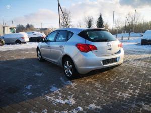 Grey Opel Astra 2011 in Radviliskis, with an engine capacity of 1.60 L and mileage of 182 thousand km for 3550 €, photo 3 on AUTOMOTO.COM.LV