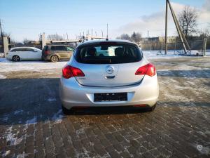 Grey Opel Astra 2011 in Radviliskis, with an engine capacity of 1.60 L and mileage of 182 thousand km for 3550 €, photo 14 on AUTOMOTO.COM.LV