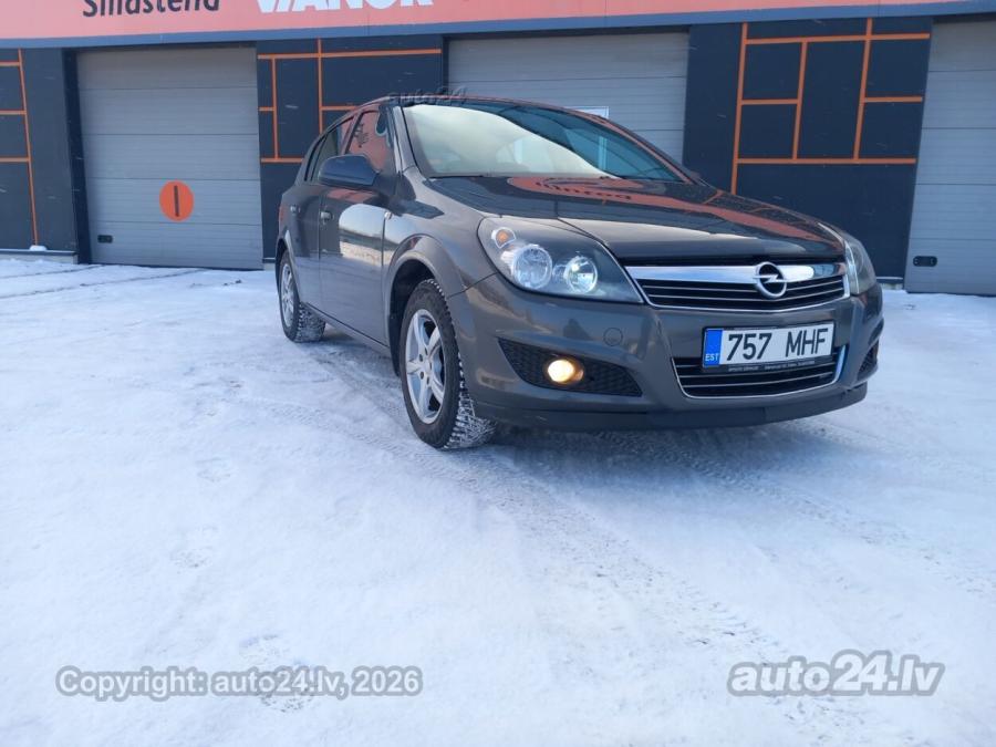 Pelēks Opel Astra 2011 Tallina, ar dzinēja tilpumu 1.60 L un nobraukumu 197 tūkst. km par 2500 €, foto 1 vietnē AUTOMOTO.COM.LV