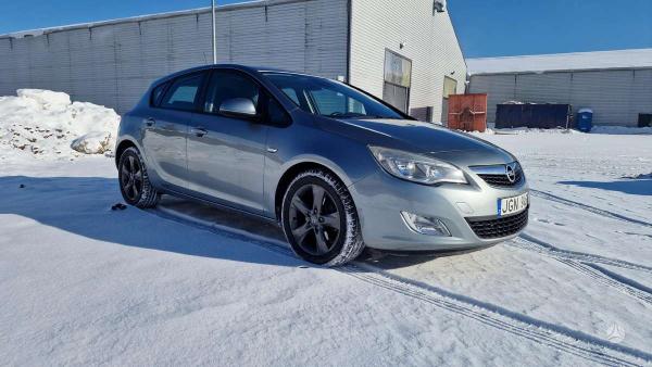 Pelēks Opel Astra 2011 Kauņa, ar dzinēja tilpumu 1.69 L un nobraukumu 253 tūkst. km par 3500 €, foto 2 vietnē AUTOMOTO.COM.LV