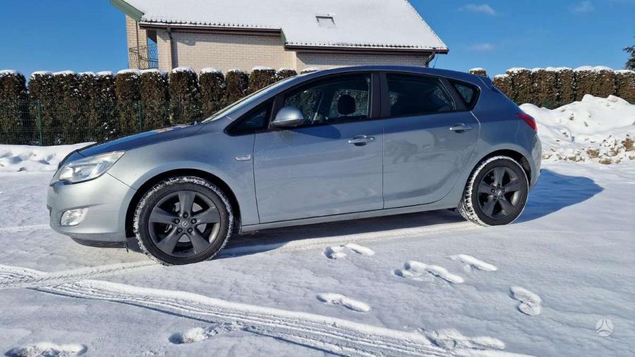 Pelēks Opel Astra 2011 Kauņa, ar dzinēja tilpumu 1.69 L un nobraukumu 253 tūkst. km par 3500 €, foto 6 vietnē AUTOMOTO.COM.LV