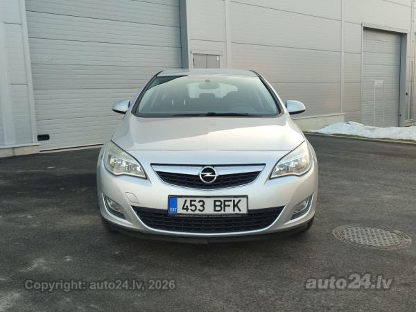 Pelēks Opel Astra 2011 Viljandi, ar dzinēja tilpumu 1.40 L un nobraukumu 168 tūkst. km par 1999 €, foto 2 vietnē AUTOMOTO.COM.LV
