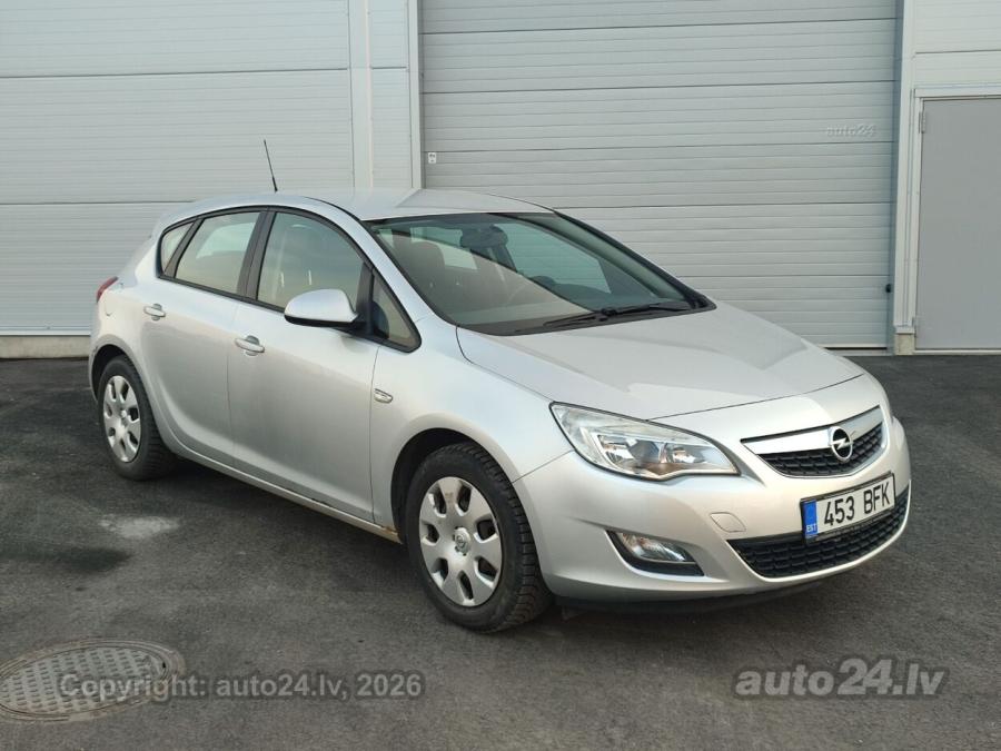 Pelēks Opel Astra 2011 Viljandi, ar dzinēja tilpumu 1.40 L un nobraukumu 168 tūkst. km par 1999 €, foto 3 vietnē AUTOMOTO.COM.LV