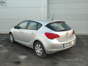Pelēks Opel Astra 2011 Viljandi, ar dzinēja tilpumu 1.40 L un nobraukumu 168 tūkst. km par 1999 €, foto 4 vietnē AUTOMOTO.COM.LV