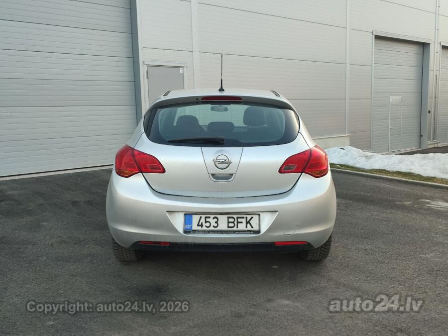 Pelēks Opel Astra 2011 Viljandi, ar dzinēja tilpumu 1.40 L un nobraukumu 168 tūkst. km par 1999 €, foto 5 vietnē AUTOMOTO.COM.LV
