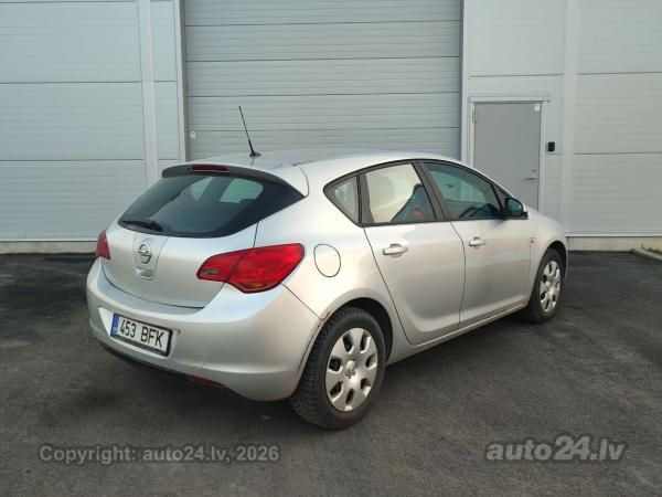 Pelēks Opel Astra 2011 Viljandi, ar dzinēja tilpumu 1.40 L un nobraukumu 168 tūkst. km par 1999 €, foto 6 vietnē AUTOMOTO.COM.LV