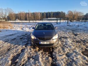 Grey Opel Astra 2011 in Kaunas, with an engine capacity of 1.70 L and mileage of 223 thousand km for 3200 €, photo 2 on AUTOMOTO.COM.LV