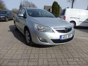 Grey Opel Astra 2011 in Jogeva, with an engine capacity of 1.40 L and mileage of 168 thousand km for 3300 €, photo 2 on AUTOMOTO.COM.LV