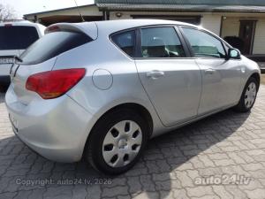 Grey Opel Astra 2011 in Jogeva, with an engine capacity of 1.40 L and mileage of 168 thousand km for 3300 €, photo 7 on AUTOMOTO.COM.LV