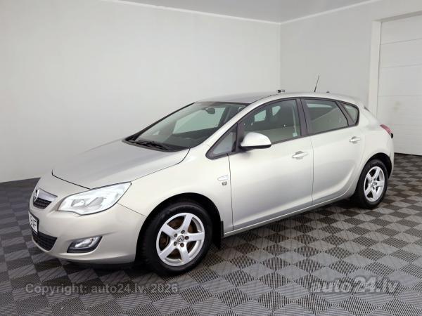 Pelēks Opel Astra 2011 Tallina, ar dzinēja tilpumu 1.70 L un nobraukumu 259 tūkst. km par 2199 €, foto 2 vietnē AUTOMOTO.COM.LV