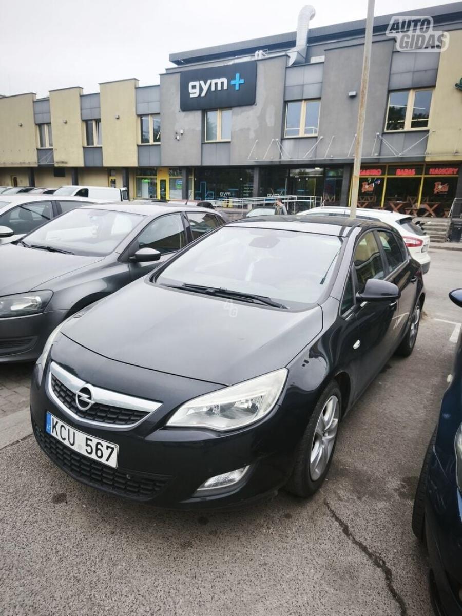 Pelēks Opel Astra 2011 Kauņa, ar dzinēja tilpumu 1.70 L un nobraukumu 235 tūkst. km par 950 €, foto 1 vietnē AUTOMOTO.COM.LV