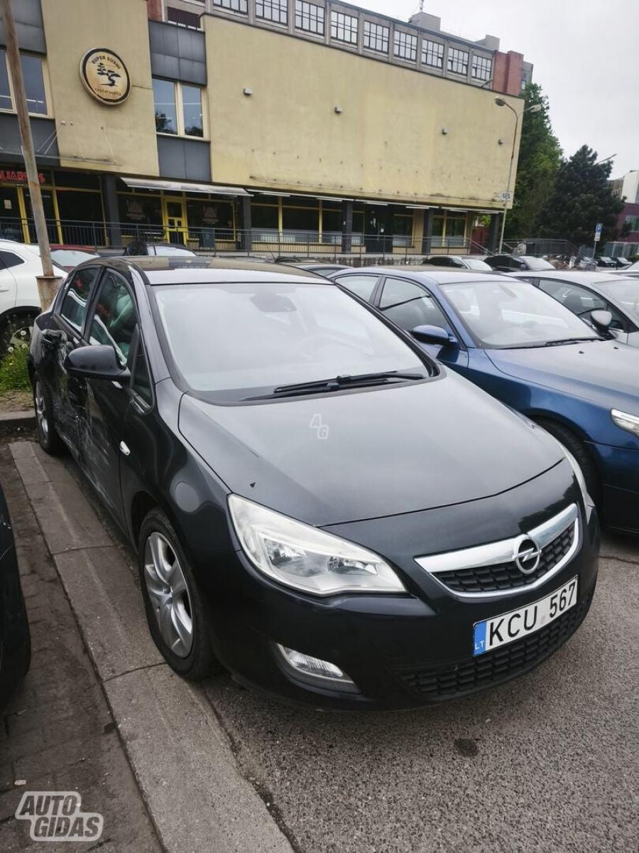 Pelēks Opel Astra 2011 Kauņa, ar dzinēja tilpumu 1.70 L un nobraukumu 235 tūkst. km par 950 €, foto 3 vietnē AUTOMOTO.COM.LV
