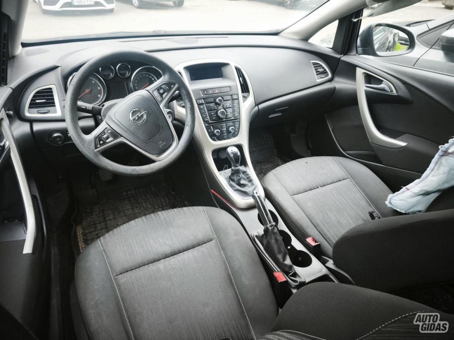 Pelēks Opel Astra 2011 Kauņa, ar dzinēja tilpumu 1.70 L un nobraukumu 235 tūkst. km par 950 €, foto 6 vietnē AUTOMOTO.COM.LV
