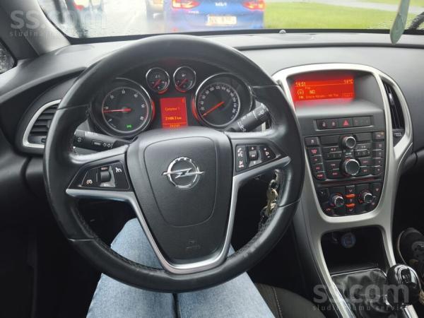 Grey Opel Astra 2011 in Riga, with an engine capacity of 1.60 L and mileage of 235 thousand km for 2350 €, photo 5 on AUTOMOTO.COM.LV
