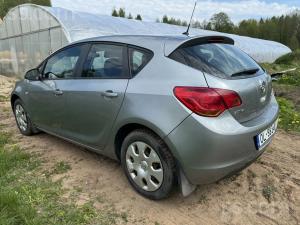Pelēks Opel Astra 2011 Tukums, ar dzinēja tilpumu 1.70 L un nobraukumu 340 tūkst. km par 1700 €, foto 4 vietnē AUTOMOTO.COM.LV
