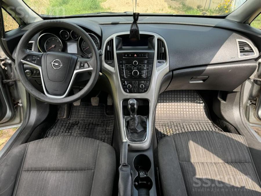 Pelēks Opel Astra 2011 Tukums, ar dzinēja tilpumu 1.70 L un nobraukumu 340 tūkst. km par 1700 €, foto 5 vietnē AUTOMOTO.COM.LV
