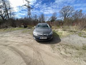 Pelēks Opel Astra 2011 Rīga, ar dzinēja tilpumu 1.60 L un nobraukumu 218 tūkst. km par 1350 €, foto 3 vietnē AUTOMOTO.COM.LV