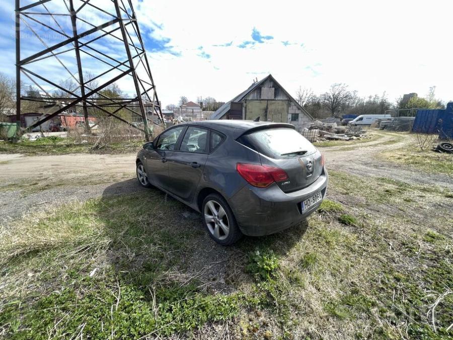 Pelēks Opel Astra 2011 Rīga, ar dzinēja tilpumu 1.60 L un nobraukumu 218 tūkst. km par 1350 €, foto 7 vietnē AUTOMOTO.COM.LV