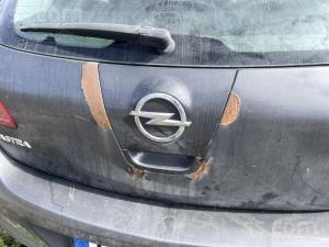 Pelēks Opel Astra 2011 Rīga, ar dzinēja tilpumu 1.60 L un nobraukumu 218 tūkst. km par 1350 €, foto 13 vietnē AUTOMOTO.COM.LV