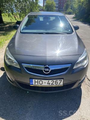 Grey Opel Astra 2011 in Riga, with an engine capacity of 1.60 L and mileage of 231 thousand km for 1600 €, photo  on AUTOMOTO.COM.LV