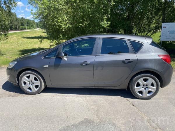 Pelēks Opel Astra 2011 Rīga, ar dzinēja tilpumu 1.60 L un nobraukumu 231 tūkst. km par 1600 €, foto 4 vietnē AUTOMOTO.COM.LV