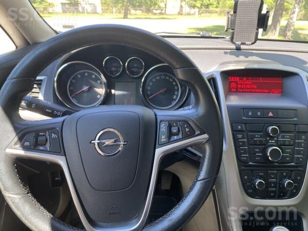 Pelēks Opel Astra 2011 Rīga, ar dzinēja tilpumu 1.60 L un nobraukumu 231 tūkst. km par 1600 €, foto 5 vietnē AUTOMOTO.COM.LV