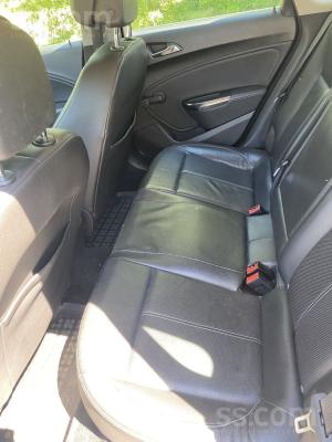 Pelēks Opel Astra 2011 Rīga, ar dzinēja tilpumu 1.60 L un nobraukumu 231 tūkst. km par 1600 €, foto 7 vietnē AUTOMOTO.COM.LV